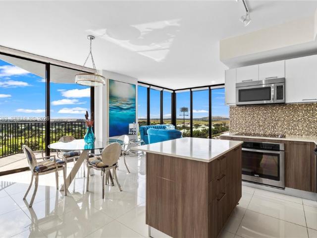 Luxury apartment complex for rent in Doral, Florida