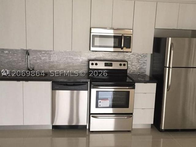 Luxury apartment complex for rent in Doral, United States