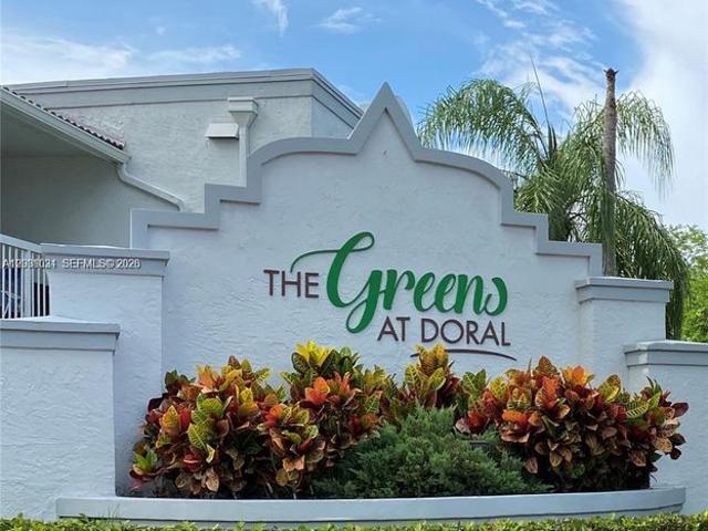Luxury apartment complex for rent in Doral, United States