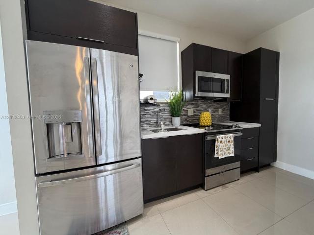 Luxury apartment complex for rent in Doral, United States