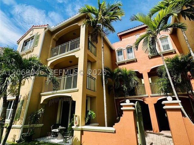 Luxury apartment complex for rent in Doral, United States