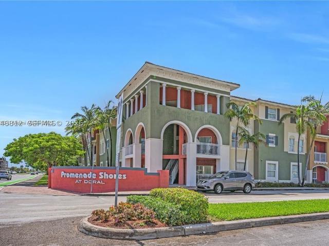 Luxury apartment complex for rent in Doral, United States