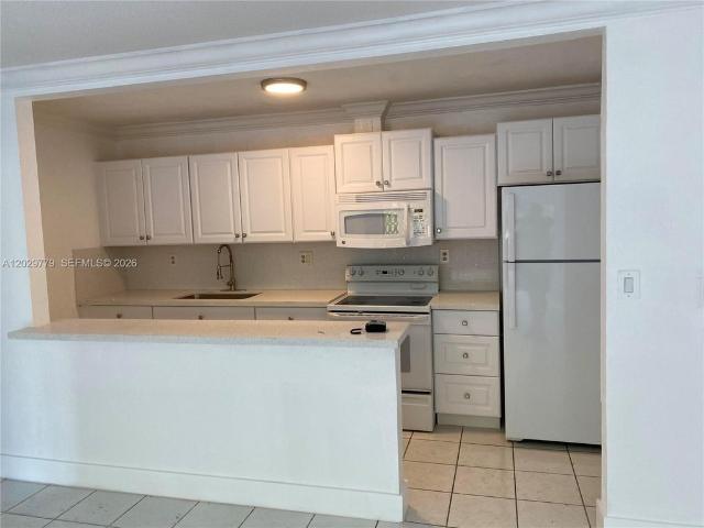 Luxury apartment complex for rent in Doral, United States