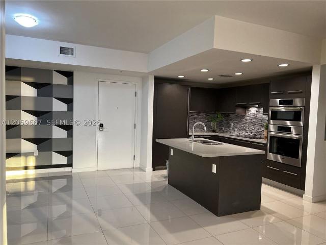 Luxury apartment complex for rent in Doral, United States