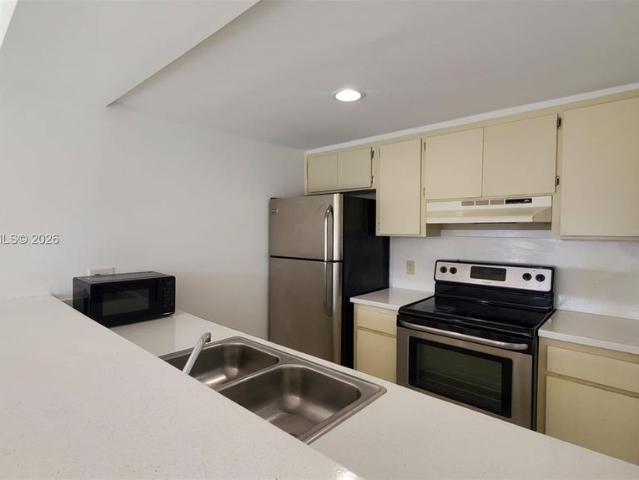 Luxury apartment complex for rent in Doral, United States