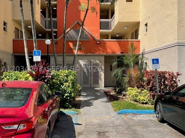 Luxury apartment complex for rent in Doral, United States