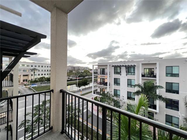 Luxury apartment complex for rent in Doral, United States