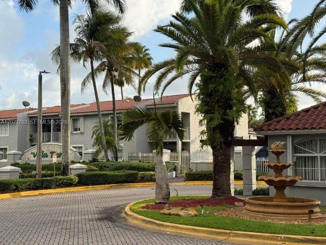 Luxury apartment complex for rent in Doral, United States
