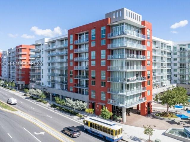 Luxury apartment complex for rent in Doral, United States
