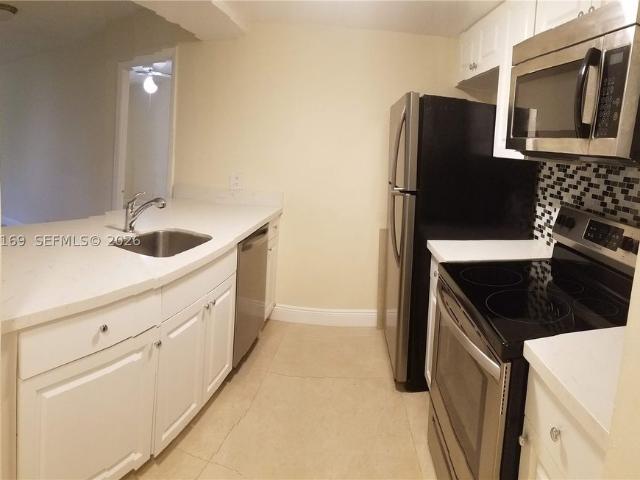 Luxury apartment complex for rent in Doral, United States