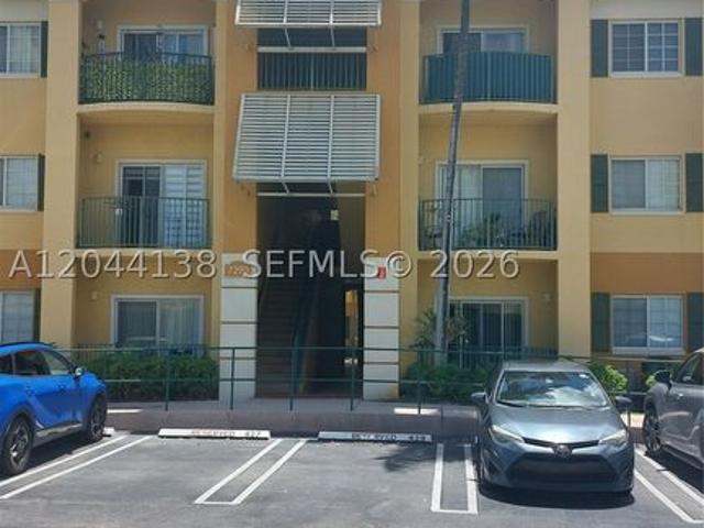 Luxury apartment complex for rent in Doral, United States