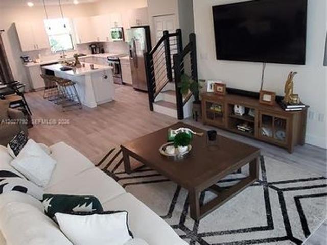 Luxury apartment complex for rent in Doral, United States