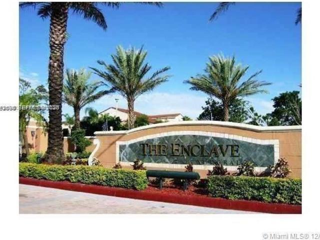 Luxury apartment complex for rent in Doral, United States