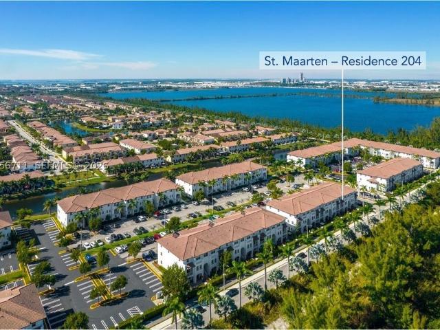 Luxury apartment complex for rent in Doral, United States