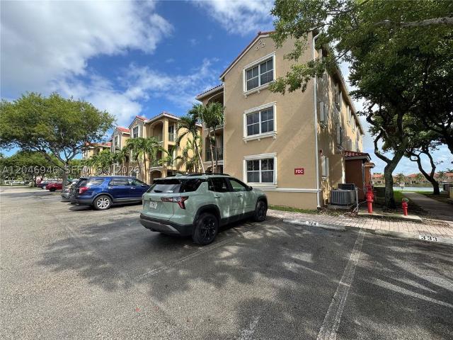 Luxury apartment complex for rent in Doral, United States
