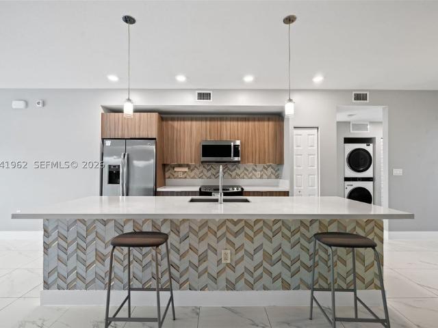 Luxury apartment complex for rent in Doral, United States