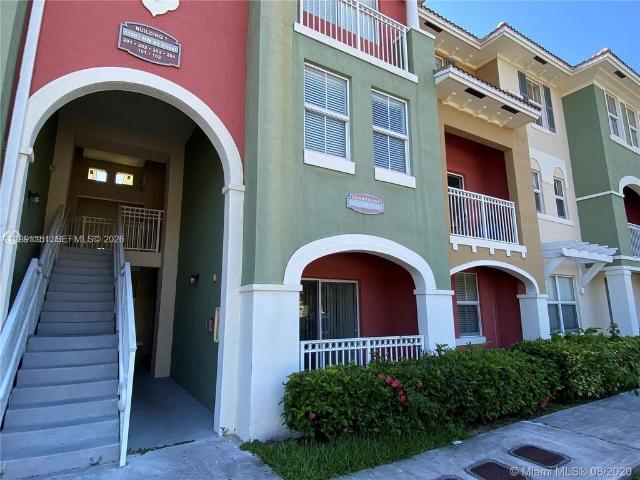 Luxury apartment complex for rent in Doral, United States