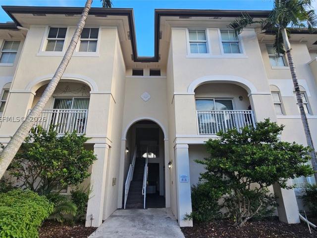 Luxury apartment complex for rent in Doral, United States