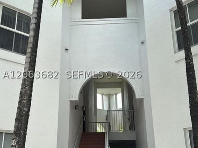 Luxury apartment complex for rent in Doral, United States