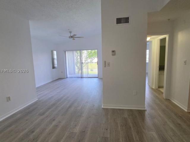 Luxury apartment complex for rent in Doral, United States