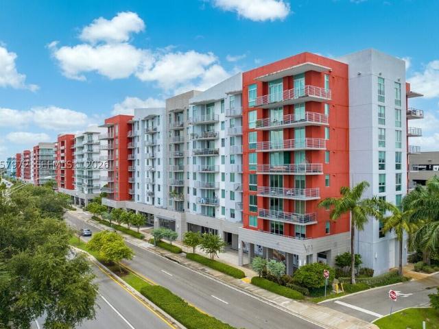 Luxury apartment complex for rent in Doral, United States