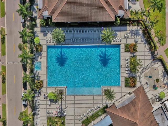 Luxury apartment complex for rent in Doral, United States