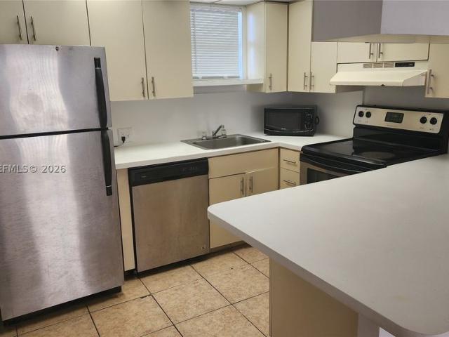 Luxury apartment complex for rent in Doral, United States