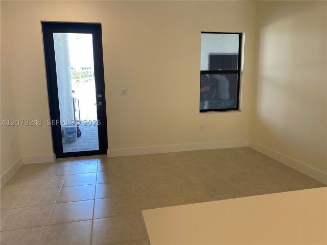 Luxury apartment complex for rent in Doral, United States