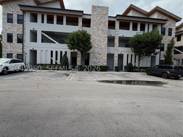 Luxury apartment complex for rent in Doral, United States