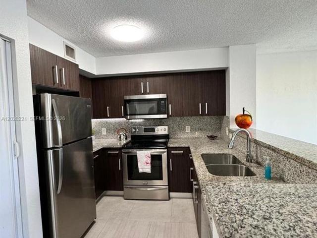 Luxury apartment complex for rent in Doral, United States