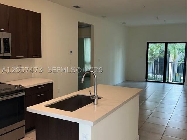 Luxury apartment complex for rent in Doral, United States