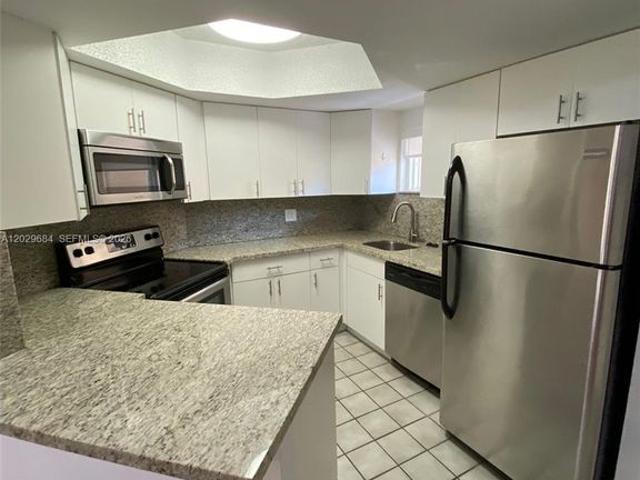 Luxury apartment complex for rent in Doral, United States