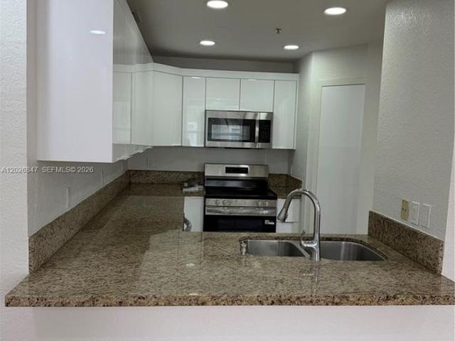 Luxury apartment complex for rent in Doral, United States