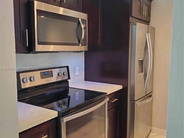 Luxury apartment complex for rent in Doral, United States