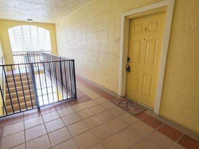 Luxury apartment complex for rent in Doral, United States