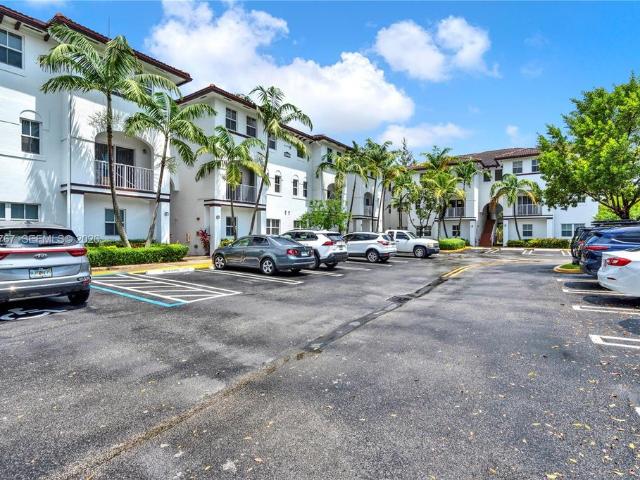Luxury apartment complex for rent in Doral, United States