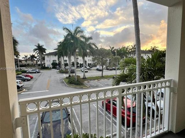 Luxury apartment complex for rent in Doral, United States