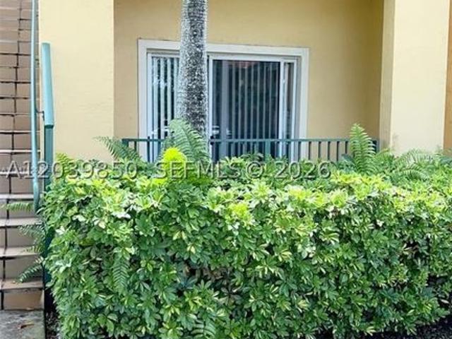 Luxury apartment complex for rent in Doral, United States