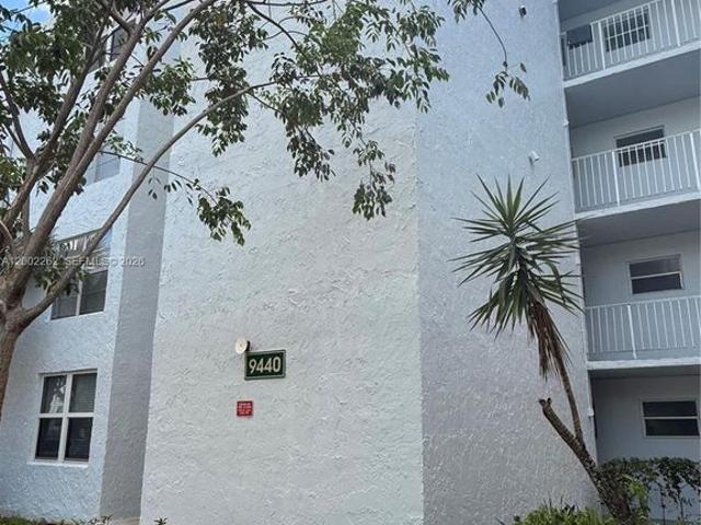 Luxury apartment complex for rent in Davie, Florida