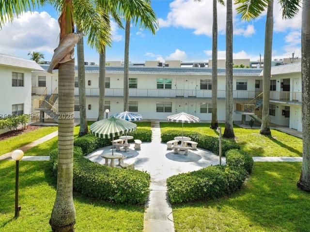 Luxury apartment complex for rent in Davie, Florida