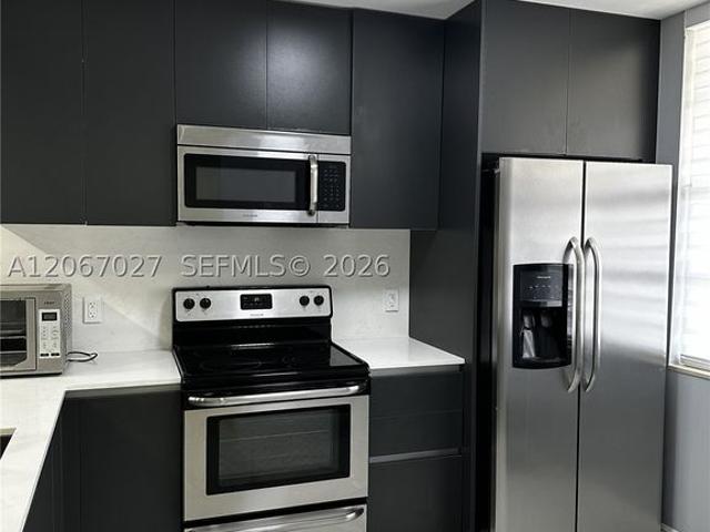 Luxury apartment complex for rent in Davie, Florida