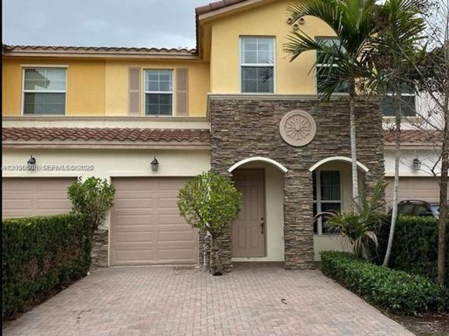 Luxury apartment complex for rent in Davie, Florida