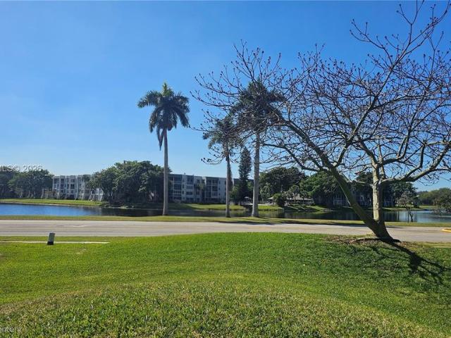 Luxury apartment complex for rent in Davie, Florida