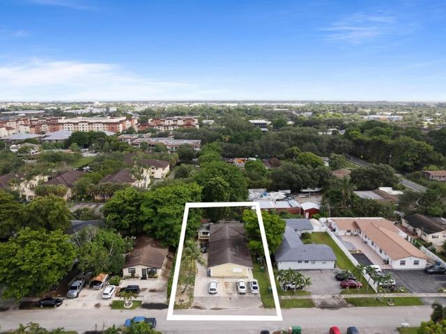 Luxury apartment complex for rent in Davie, Florida