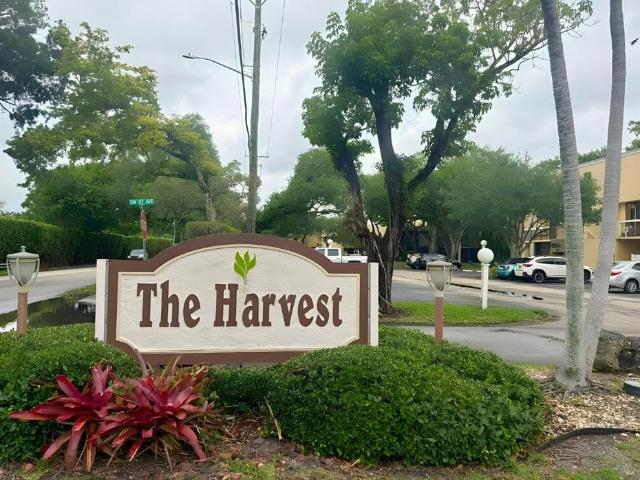 Luxury apartment complex for rent in Davie, Florida
