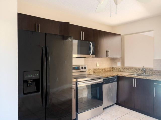 Luxury apartment complex for rent in Davie, Florida