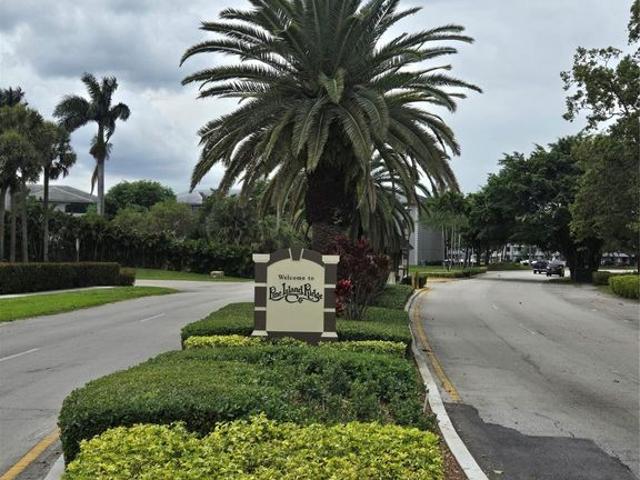 Luxury apartment complex for rent in Davie, United States