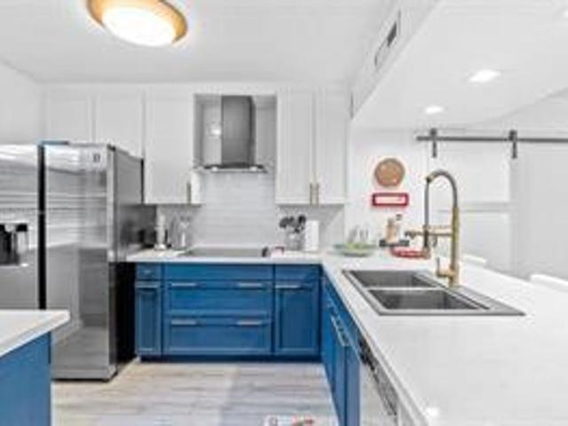 Luxury apartment complex for rent in Davie, United States