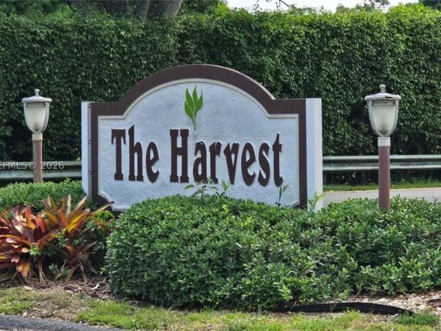 Luxury apartment complex for rent in Davie, United States