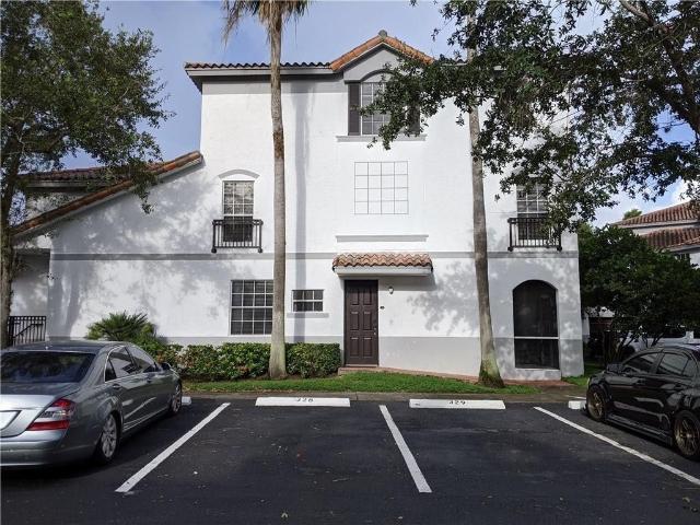 Luxury apartment complex for rent in Davie, United States